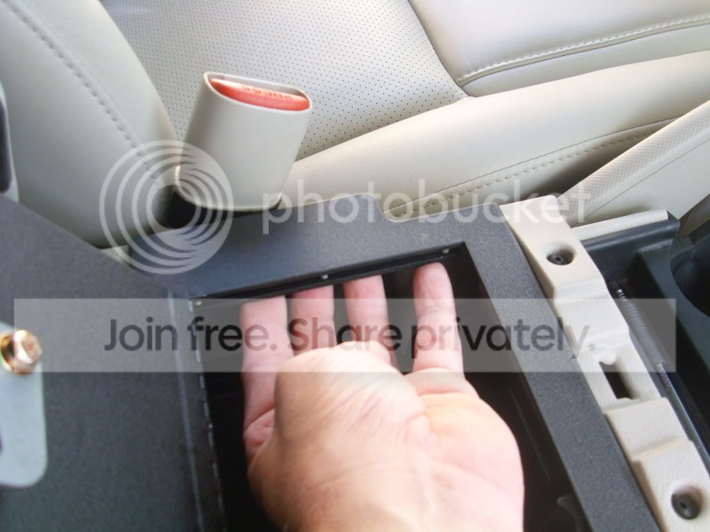 Secure Console / Lockable Center Console | Jeep Commander Forum
