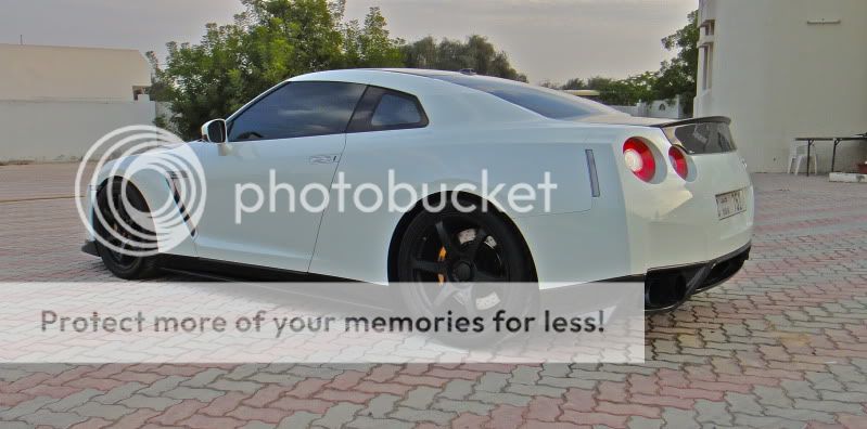 Heres a pic of a wingless GTR with a lip wing | Nissan GT-R Forum